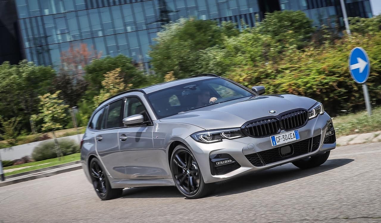 Bmw Serie 320e Touring ibrida plug in con servizi digitali eDrive Zone