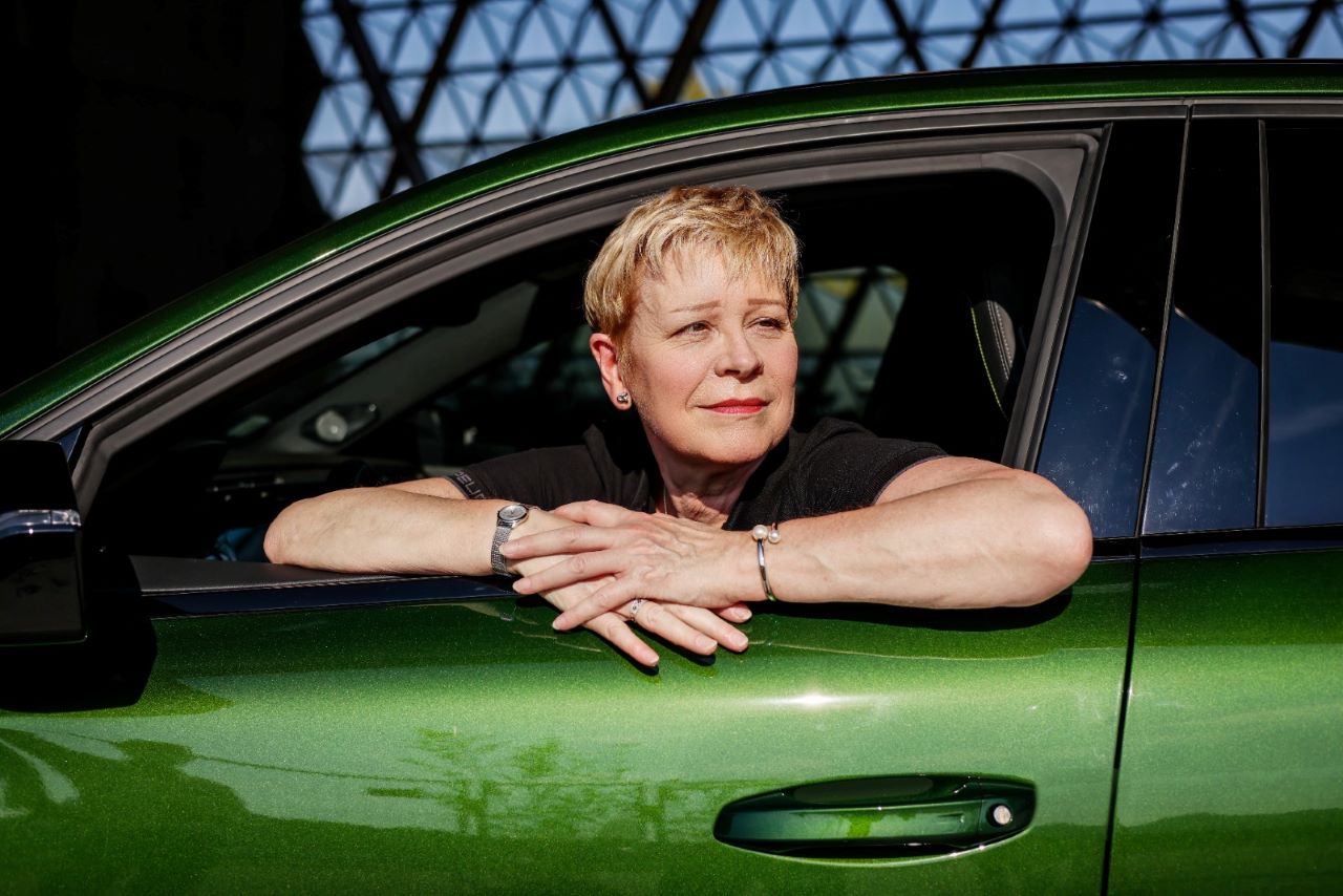 Peugeot e i prossimi step nell'elettrico: intervista a Linda Jackson