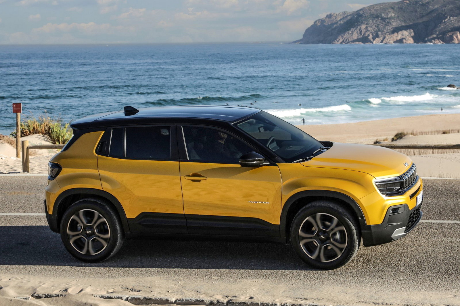 Jeep Avenger ecco i prezzi: ordinabile elettrica o termica