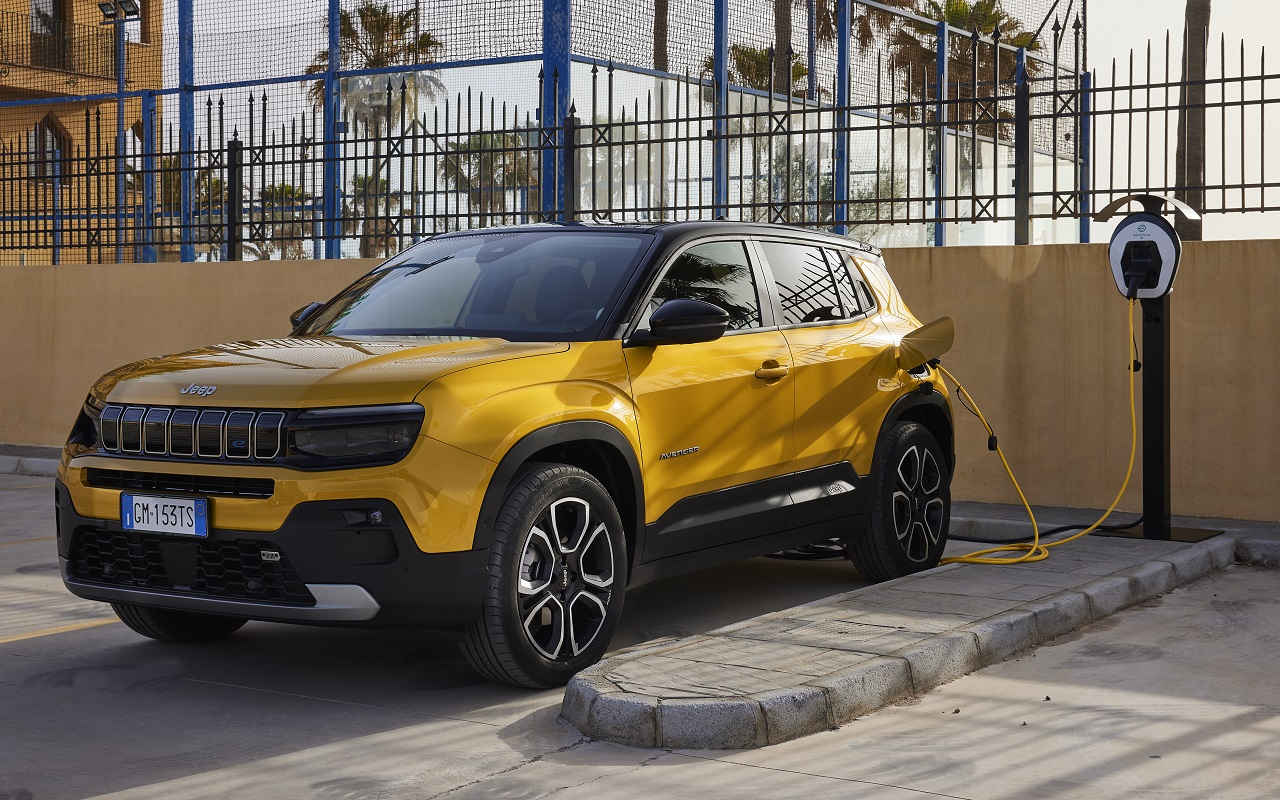 Jeep Avenger elettrica arriva in Europa, con autonomia da 400 km