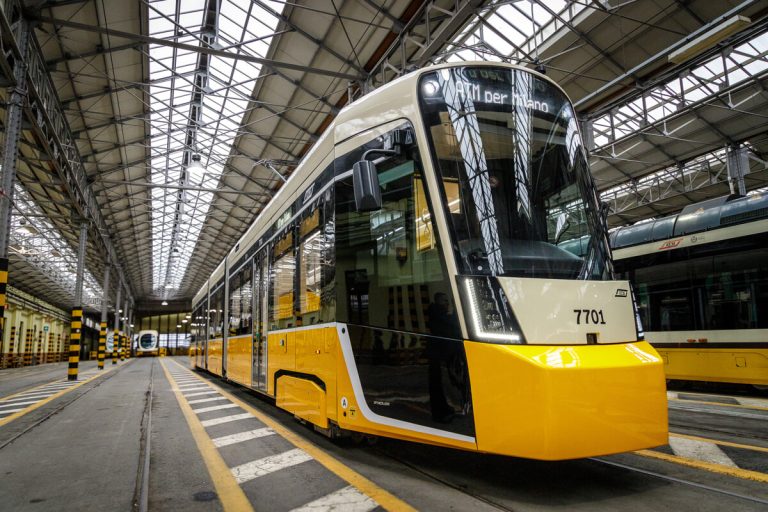 Incidente Tram a Milano, decine di feriti e due morti per deragliamento ...